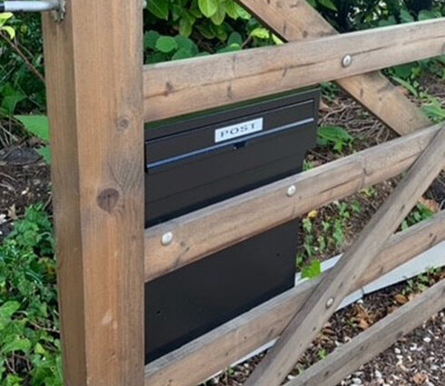 Gatehouse W3-3 Large Post Box For Gates & Fences Rear Access | Post ...