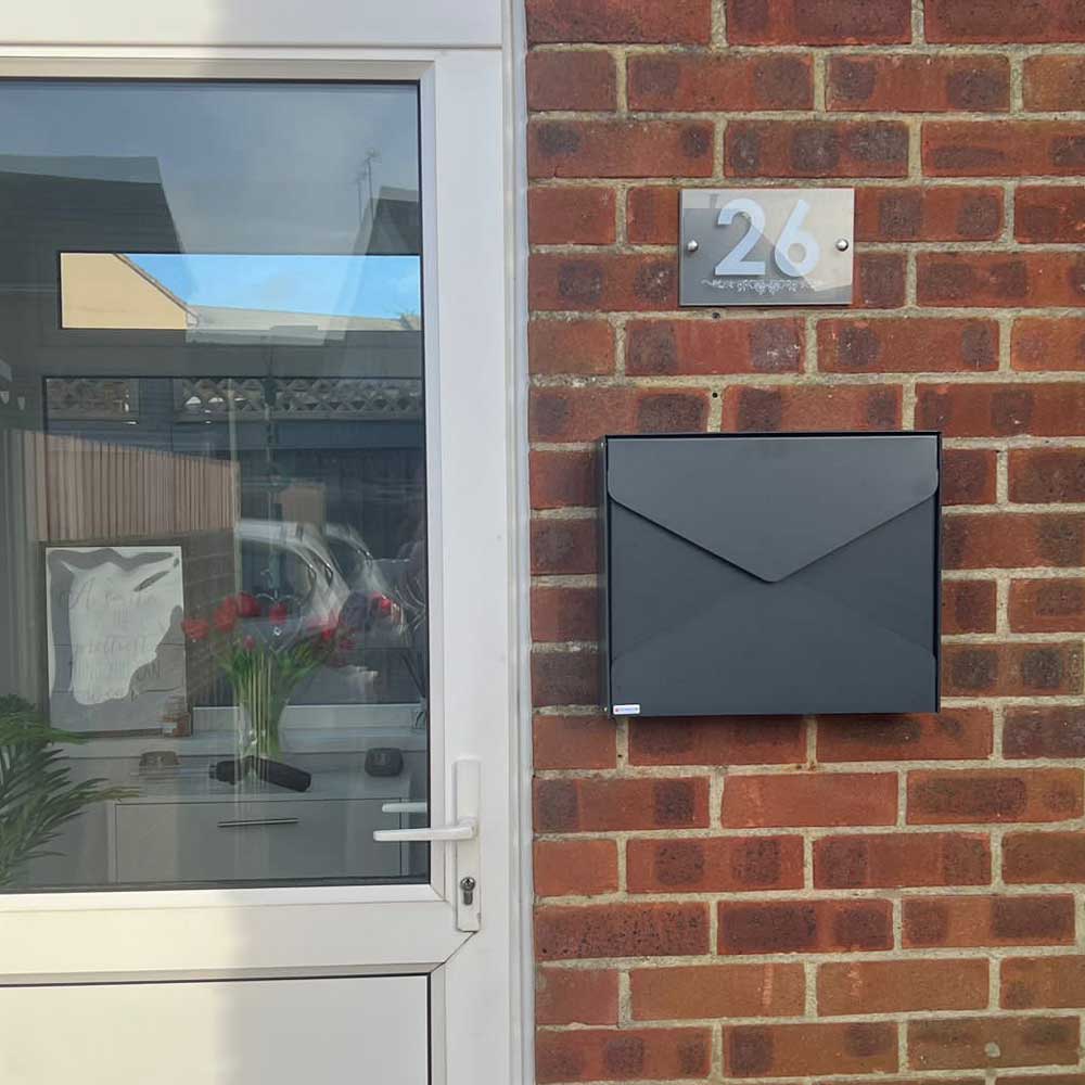 Wall mounted secured external letterbox - Gavia