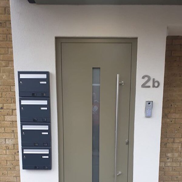 Moda Italiana S2001ER Wall Mounted Powder Coated Letterbox | Post Boxes ...