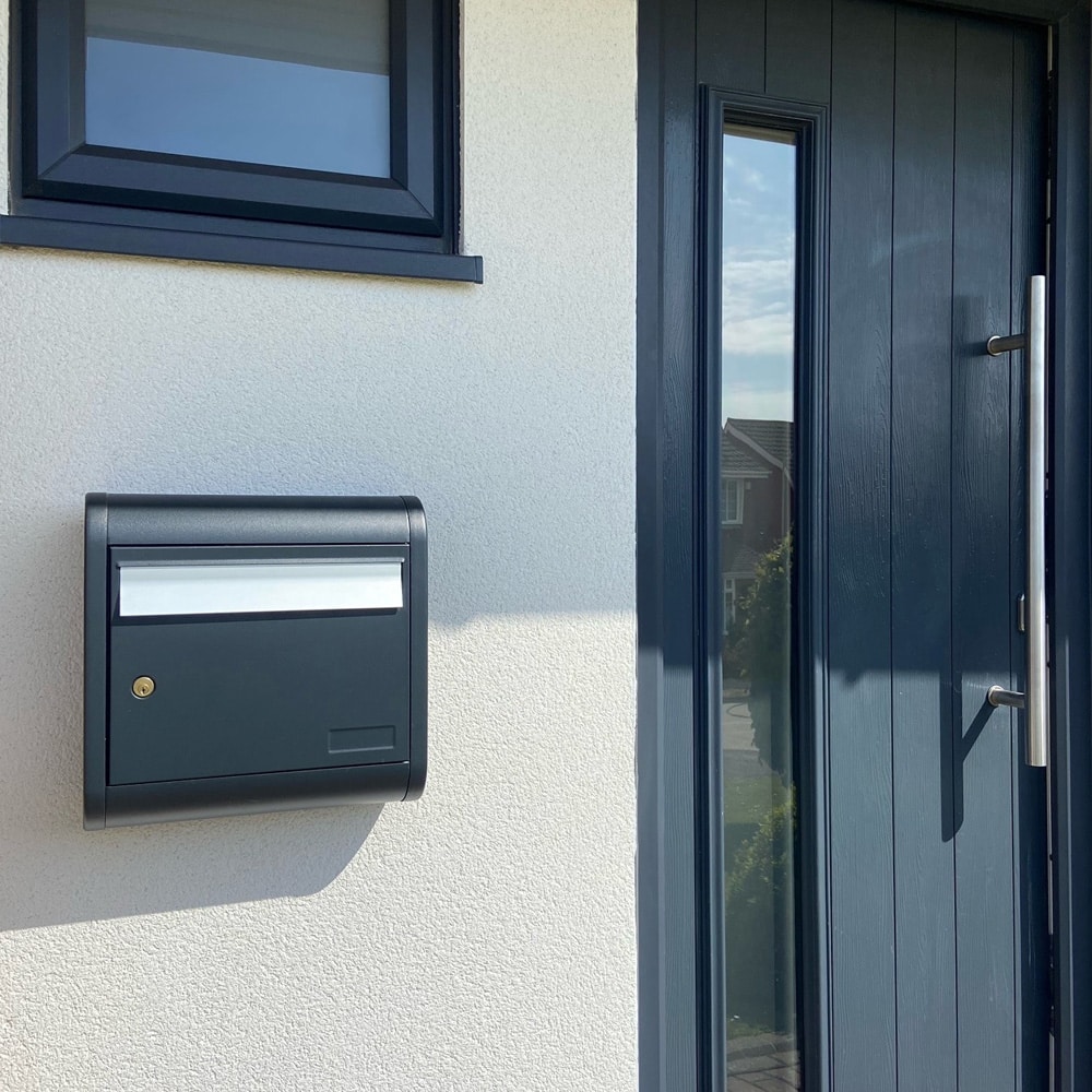 Wall Mounted External Lockable Letterbox - Sole