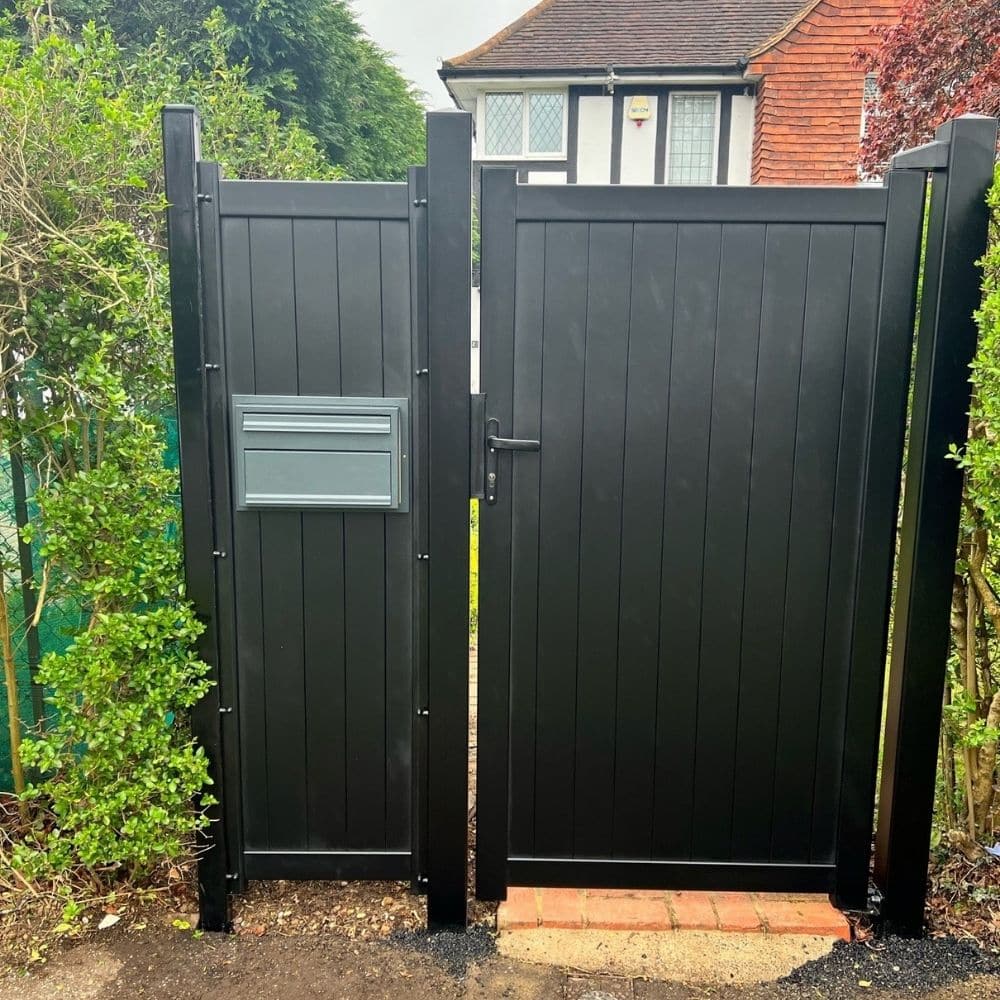 High Capacity Parcel Box for Gates and Fences Lockable Weatherproof ...