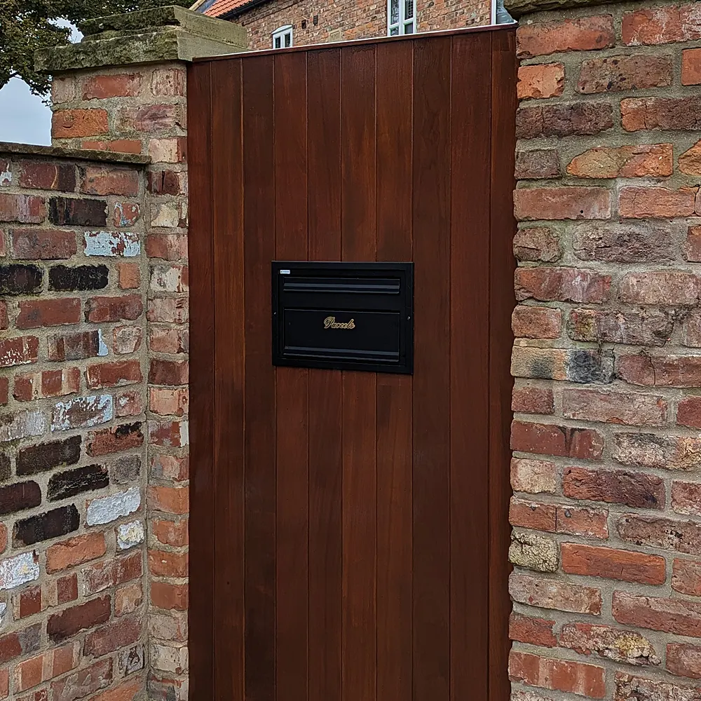 Parcel Post Box for Gates & Fences - Sigma with Rear Access
