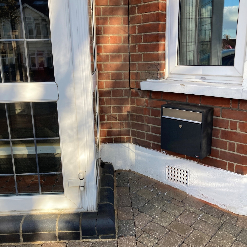 Secured External Wall Mounted Letterbox - Allux 250
