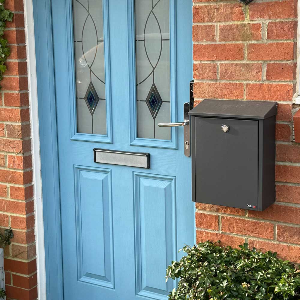 Outdoor Secured Wall Mounted Post Box - Allux 200